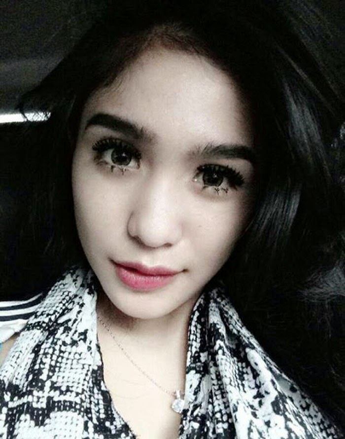 GALLERY MAGAZINE: Galeri Foto Bibie Julius Terbaru dan Terpopuler (3)