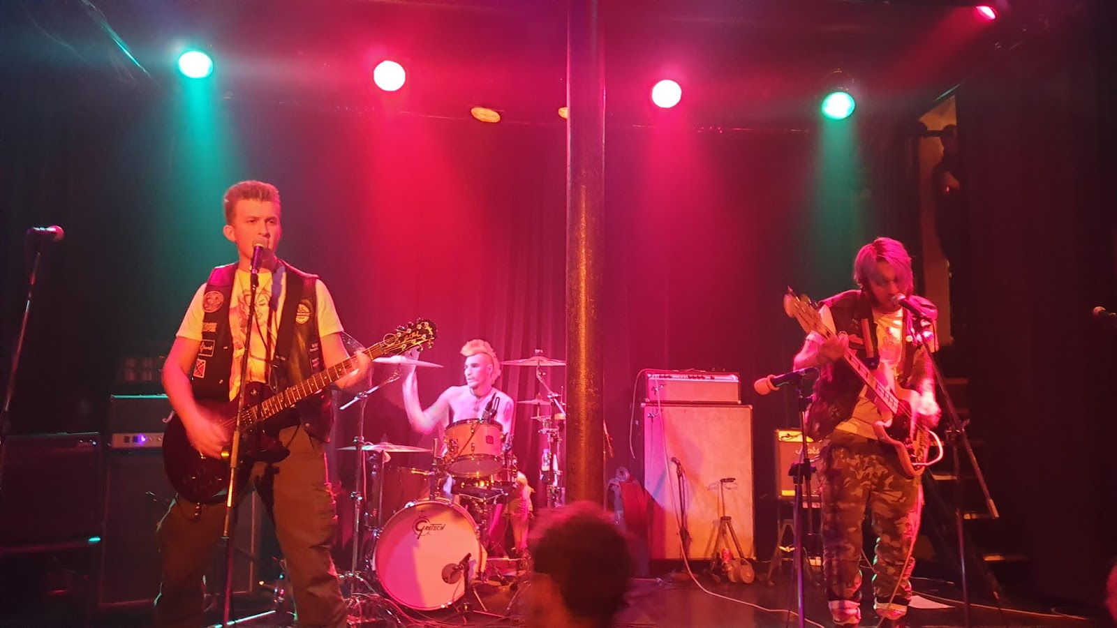 TOXIC RATS - Watch Exclusive Live Video Footage From Promising Punks