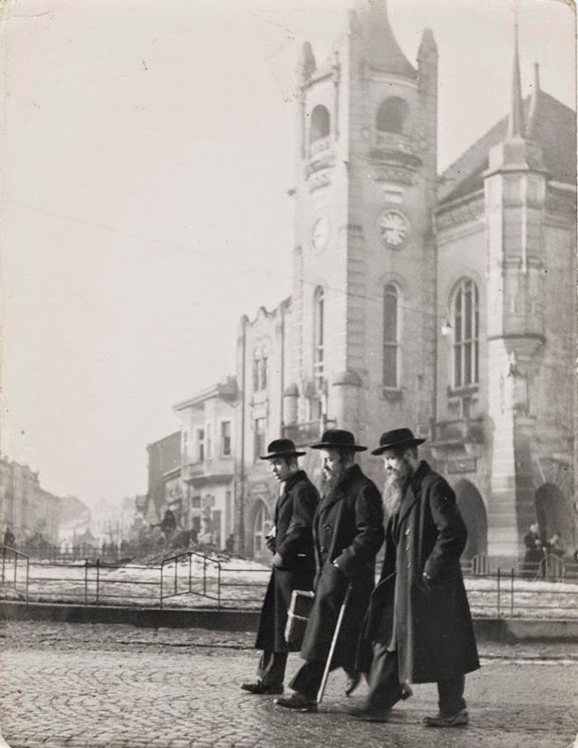 20 Amazing Black and White Photographs of Jewish Life From the 1930s ...