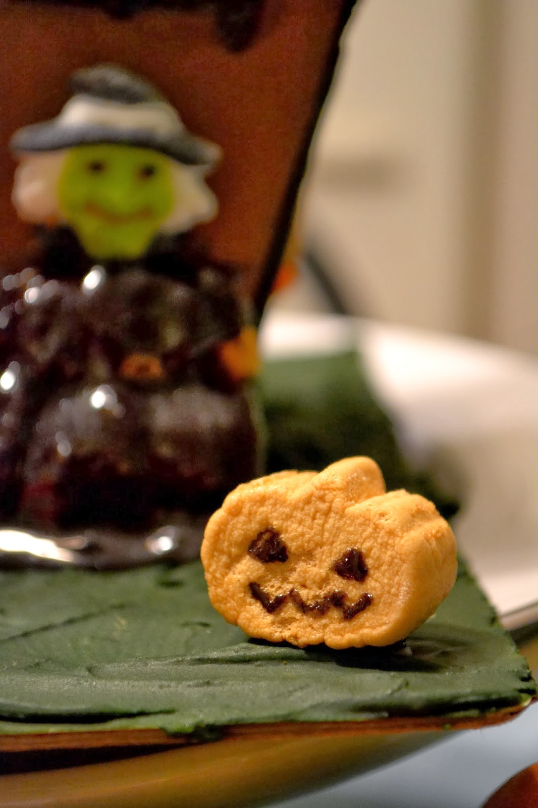 Simple Savory & Satisfying: Haunted Gingerbread House 2013