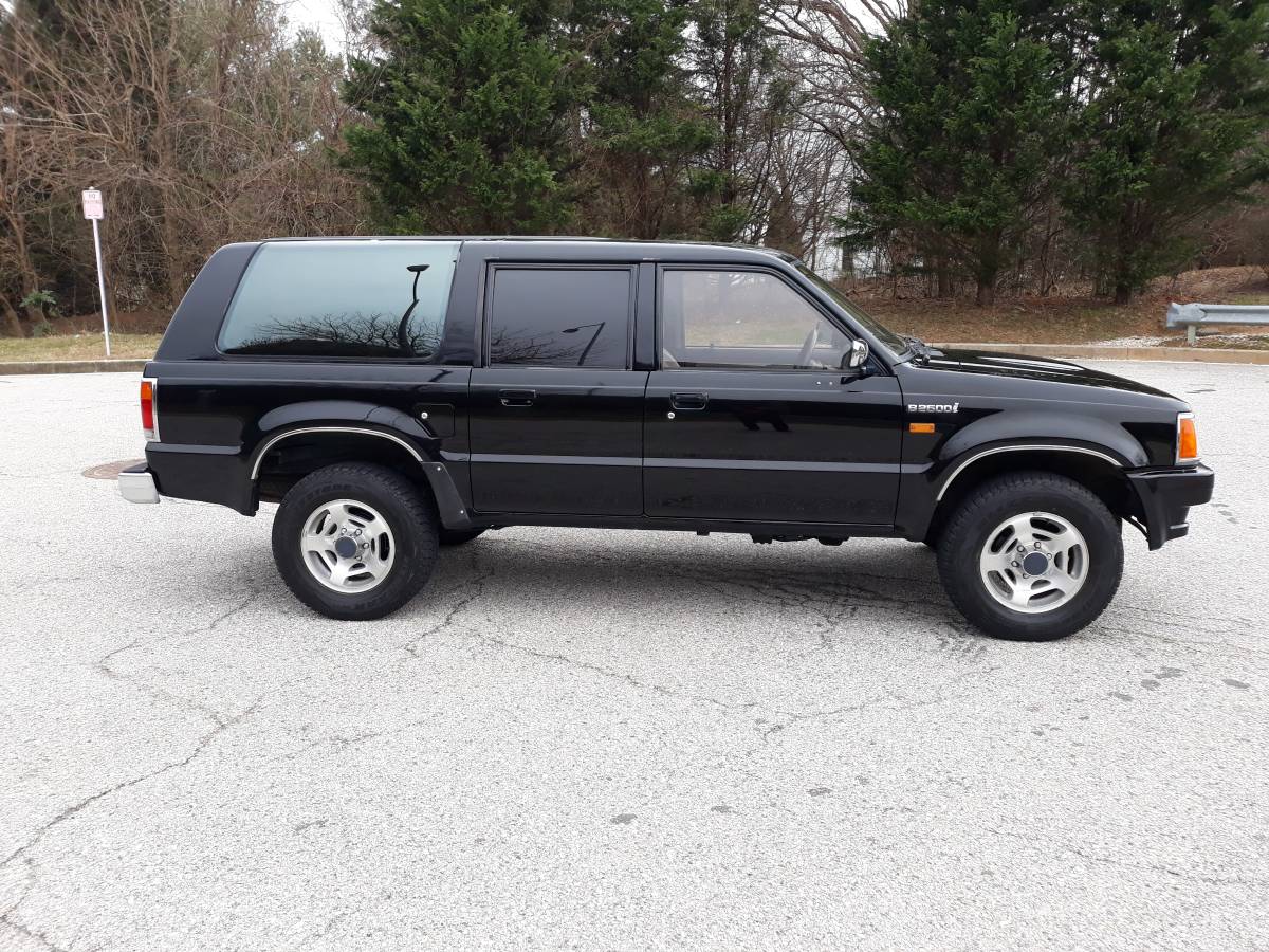 Pickup My SUV: 1994 Mazda Proceed Marvie - DailyTurismo