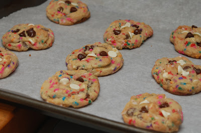 THE MOST AMAZING FUNFETTI SPRINKLE COOKIES!!! - Hugs and Cookies XOXO