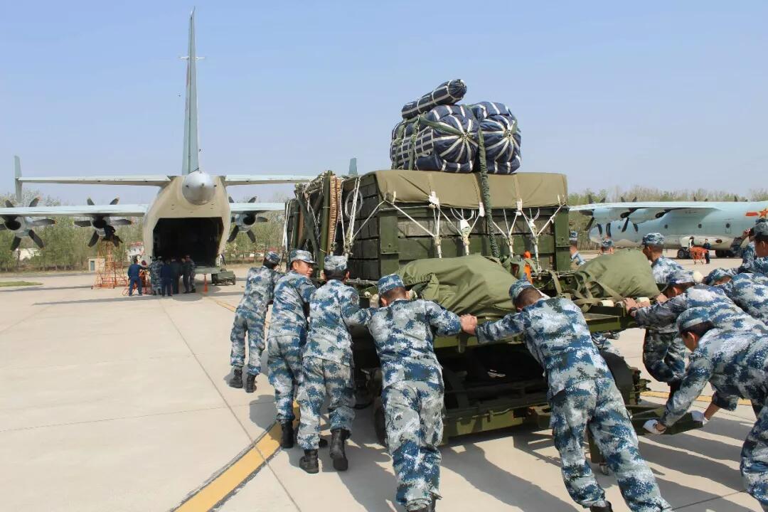 China Defense Blog: Photos of the day: Prep-ing Lynx all-terrain ...