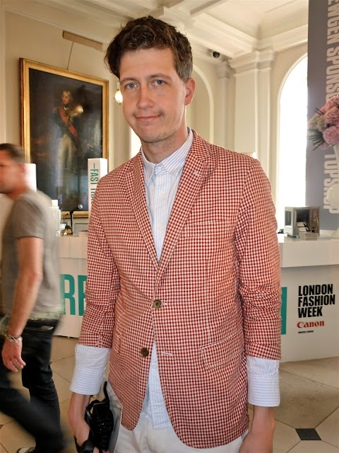 Style Scanner: Yvan Rodic - The Facehunter