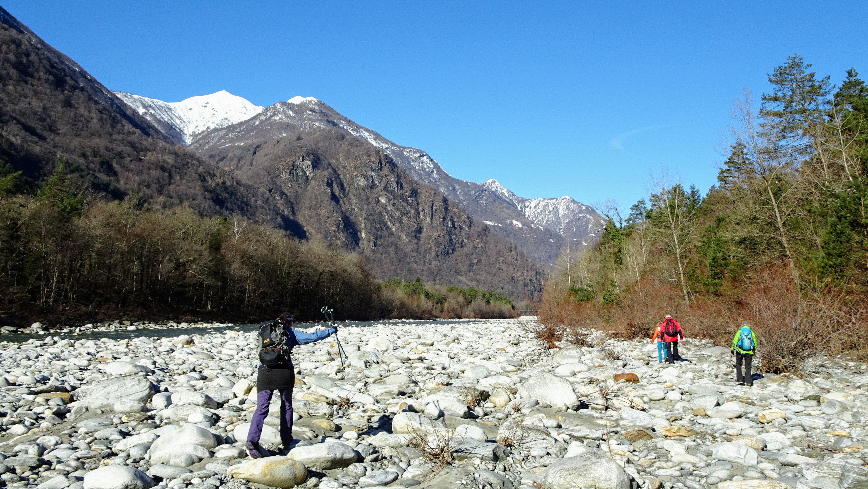 Gordevio – Ponte Brolla – Solduno – Locarno (TI) – Wandern mit Freunden