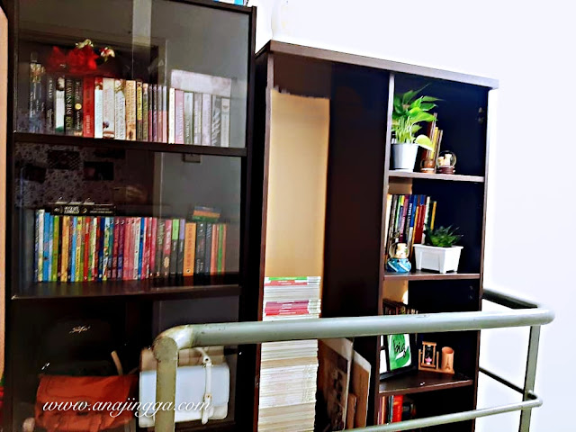 Makeover ruang rak buku dan mini surau di rumah