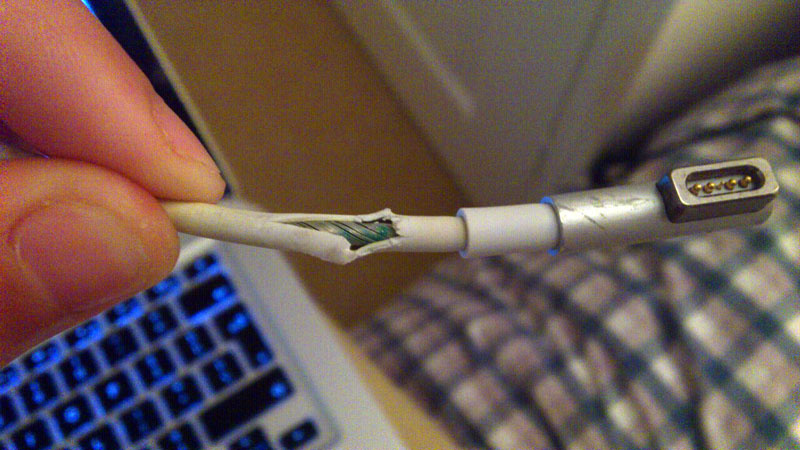 iambujar : Repair and Prevent your iPhone cable from Breaking With This