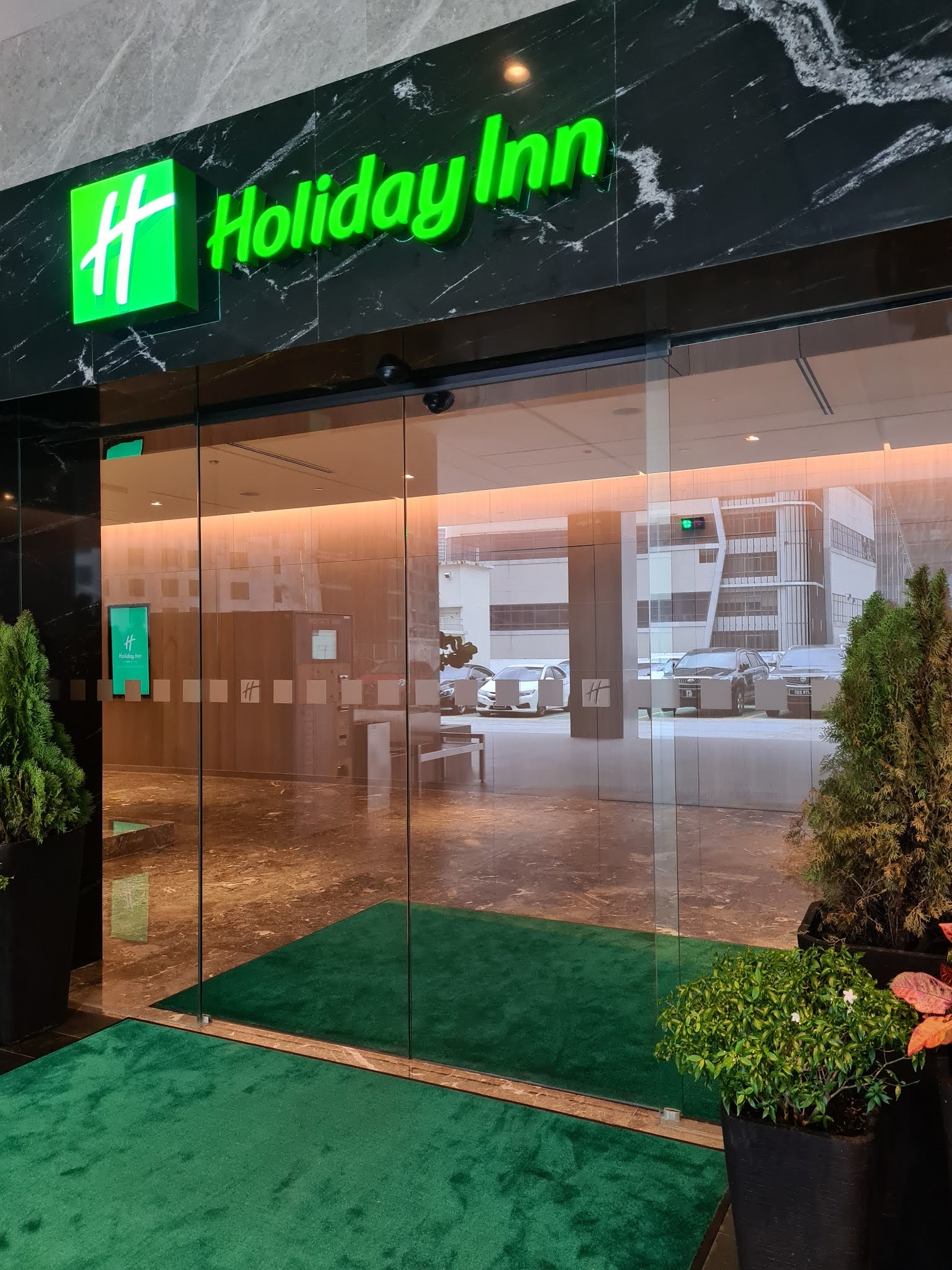 Makan malam buffet di Dine @ Eight, Holiday Inn Johor Bahru