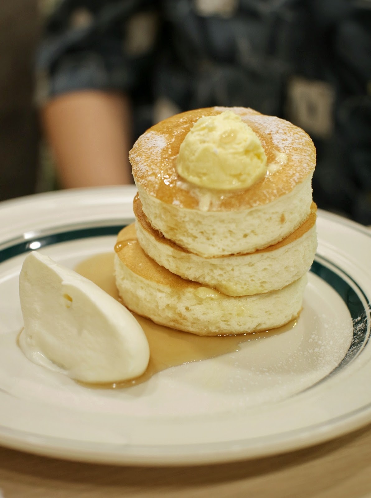 FLUFFY & JIGGLY JAPANESE PANCAKES | GRAM CAFE & PANCAKES