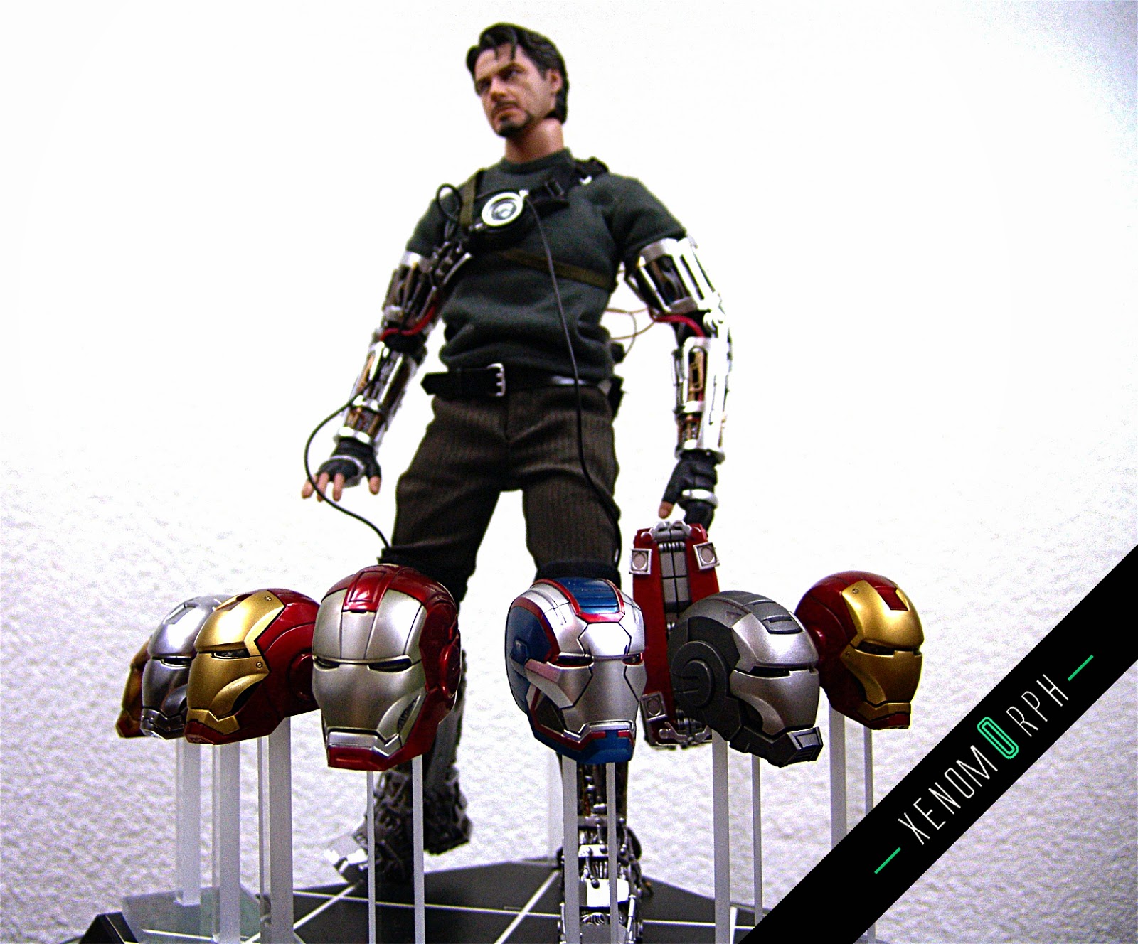 Stoney's 1/6 acrylic stands - Custom Iron Man helmet display stand