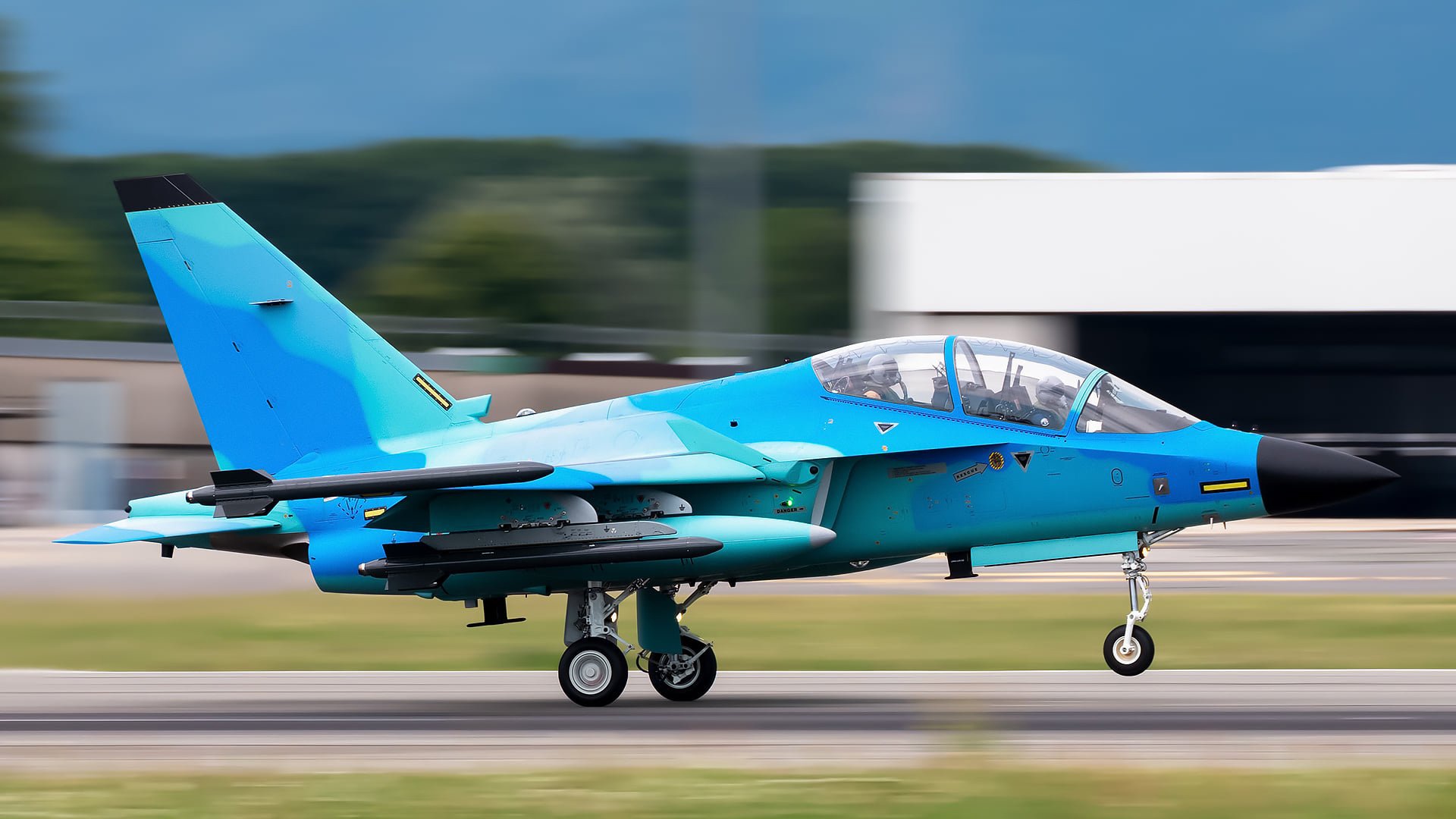 Oryx Blog - ジャパン: イタリアの魅力：トルクメニスタンの「M-346」戦闘攻撃機