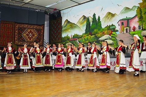 Παραδοσιακοί χοροί: Εικόνες σχετικά με τους παραδοσιακούς χορούς