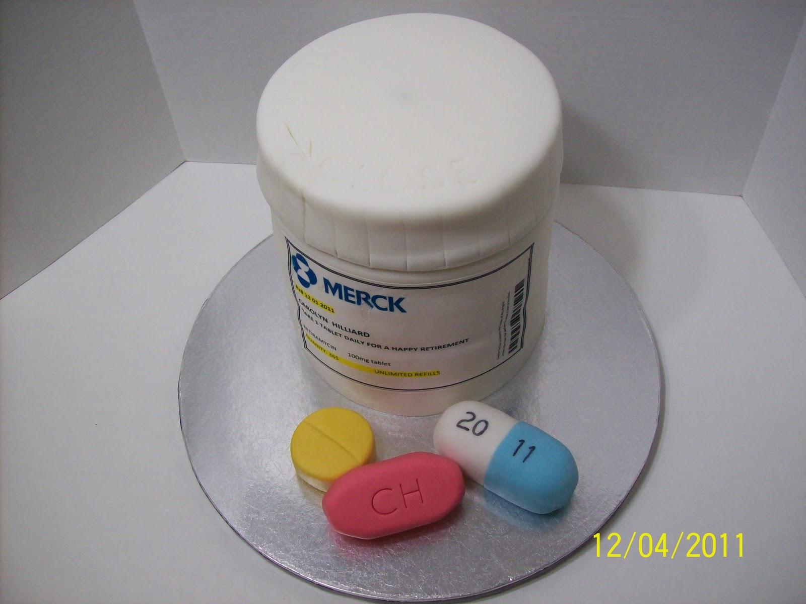 Cakes By Chris: Pill Bottle Cake - Retirement
