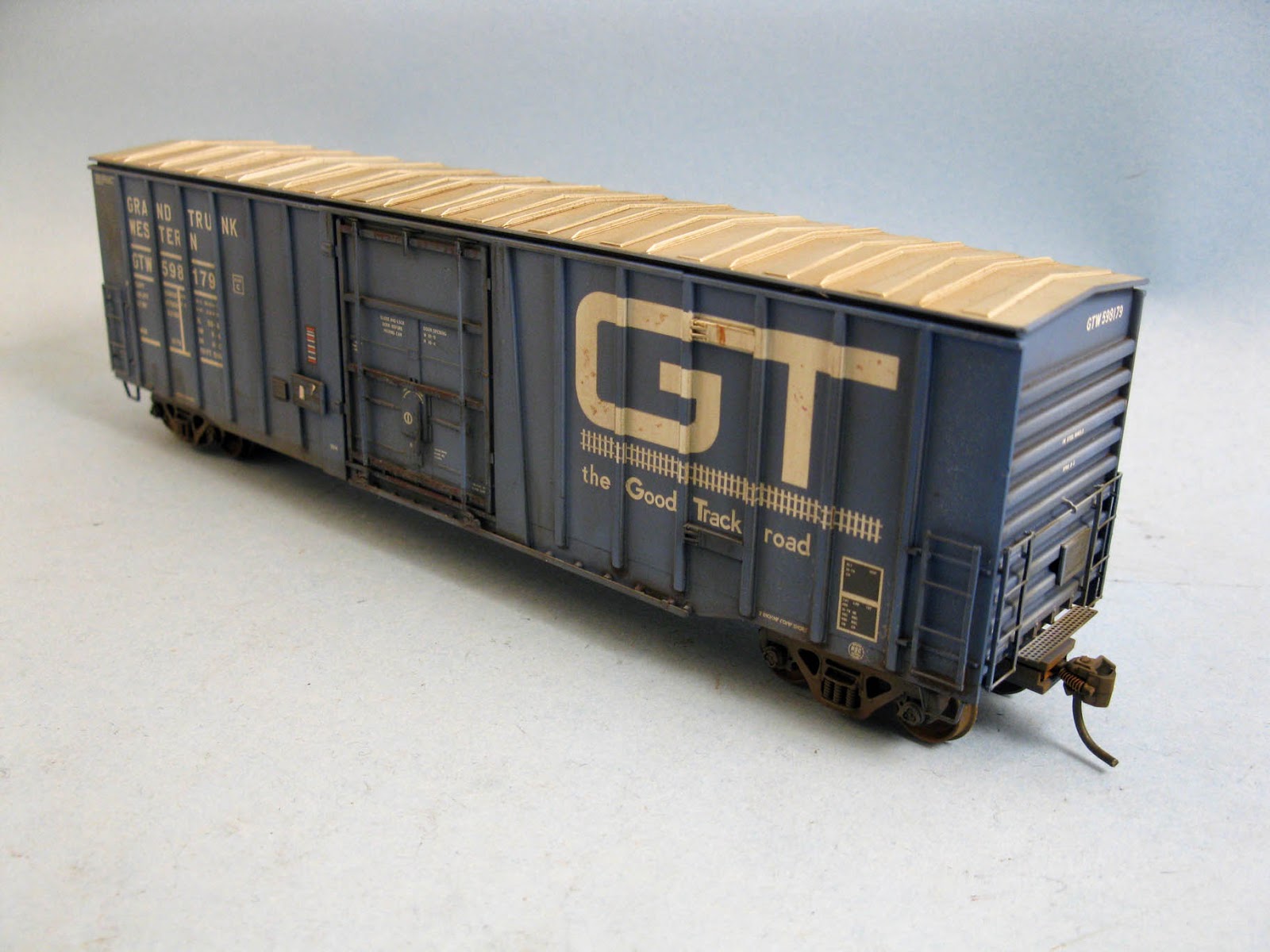 Hedley Junction: Weathering Atlas GTW NSC Boxcars