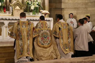 New Liturgical Movement: Photos of FSSP First Mass in Providence, RI