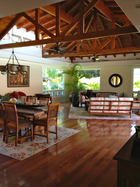 Small Things Bright and Beautiful: Island Style Homes