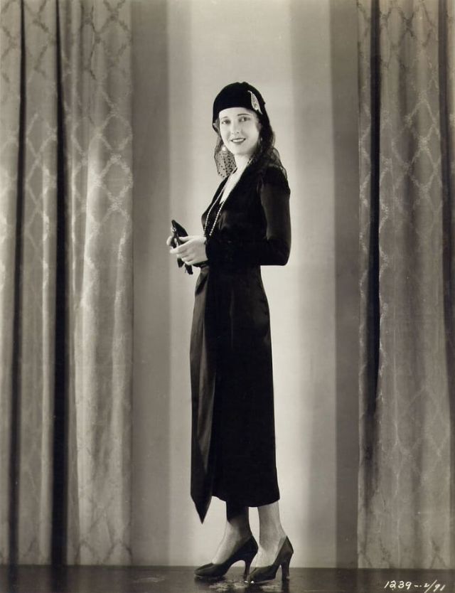 40 Gorgeous Photos of Jean Arthur in the 1920s and ’30s ~ Vintage Everyday
