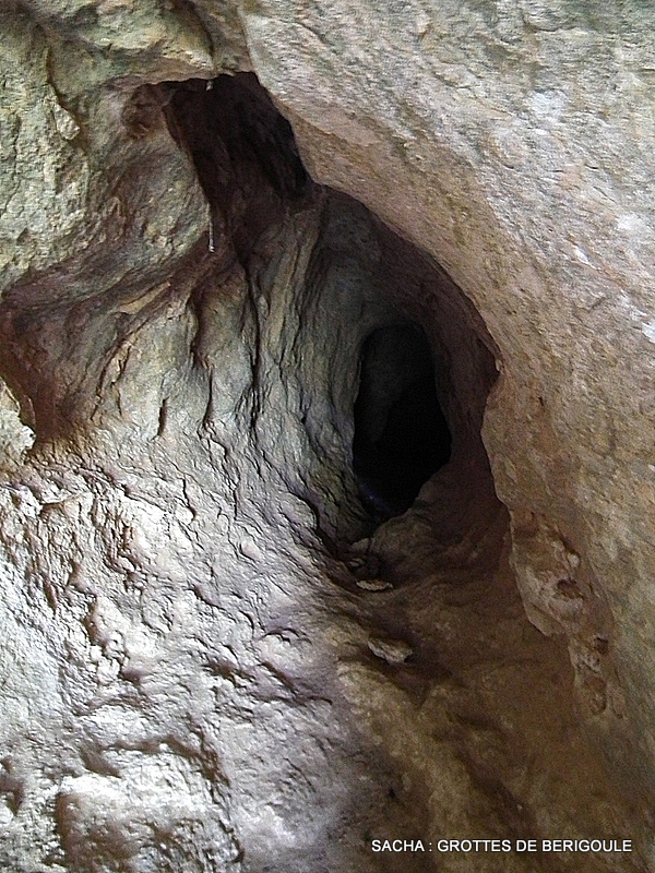 Un jour....Une photo !: Les grottes de Bérigoule " ou le massacre de ...