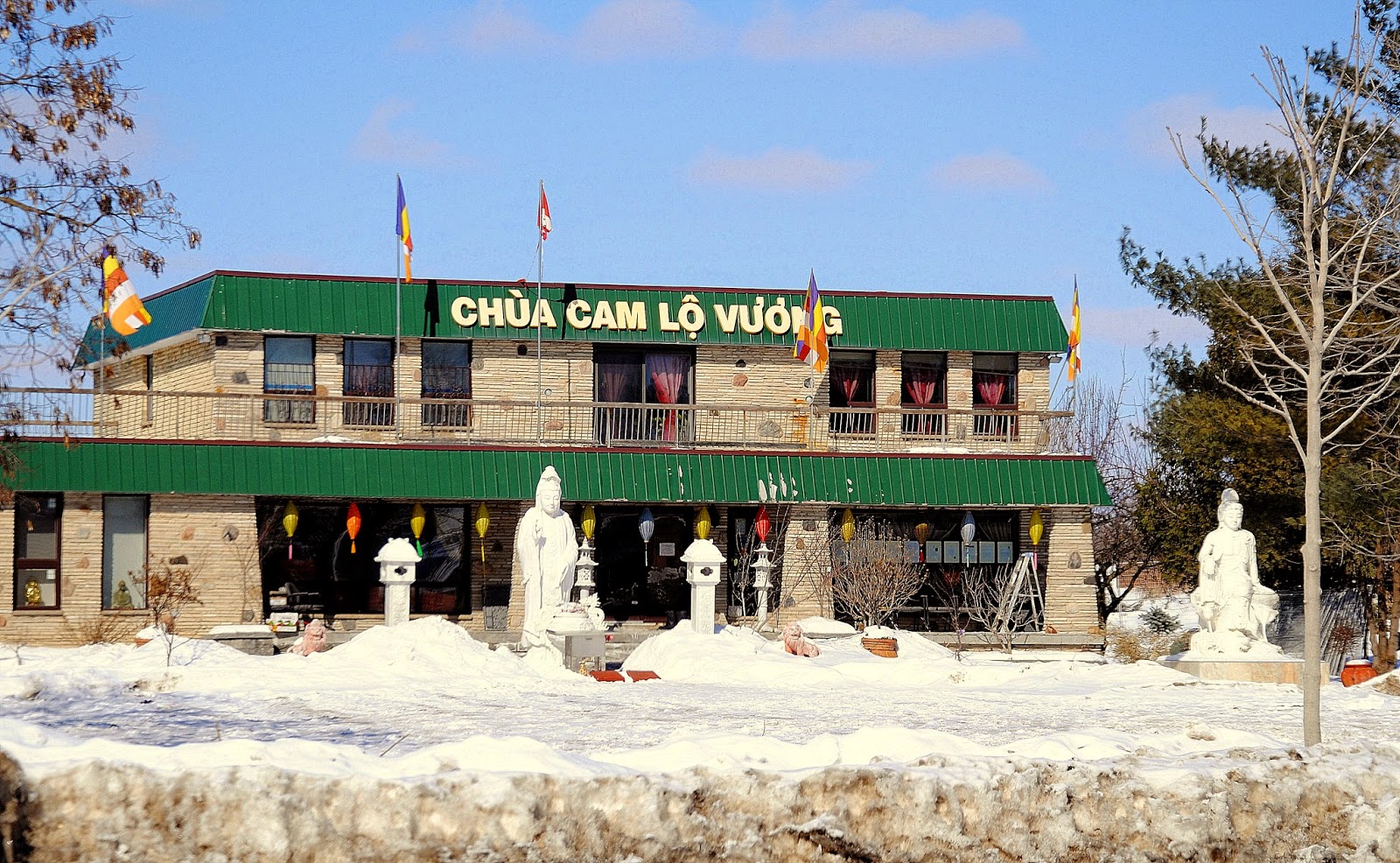 Camera on King & Aurora : Teston churches then and now