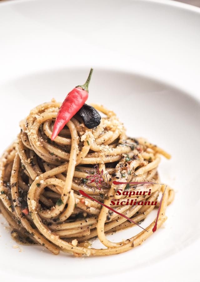 Sapuri Sicilianu: SPAGHETTI CA MUDDICA ATTURRATA