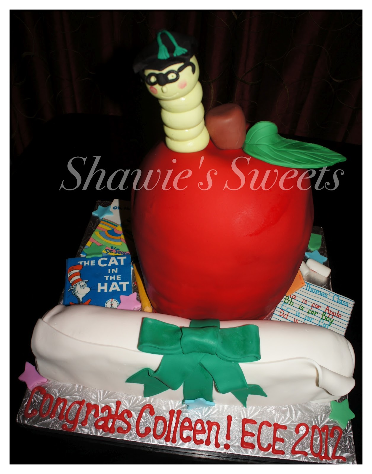 Shawie's Sweets: Apple Bookworm Grad Cake
