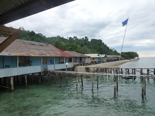 Les voyages d'Yvette et Marcel: Katupa ( îles Togian)