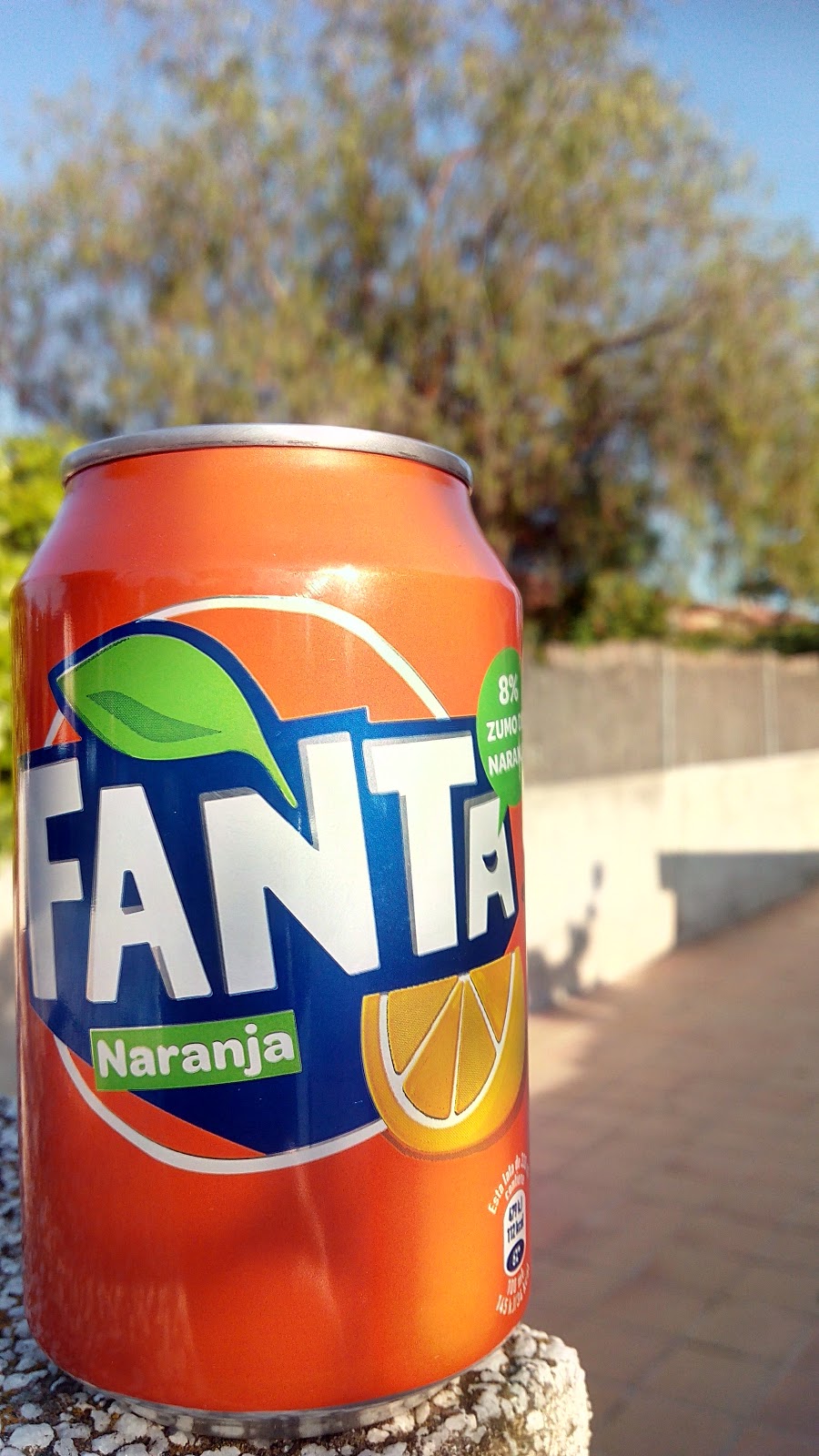 Fanta en un Mundo Fantástico: Las larvas Amarillo y Rojo han venido a ...