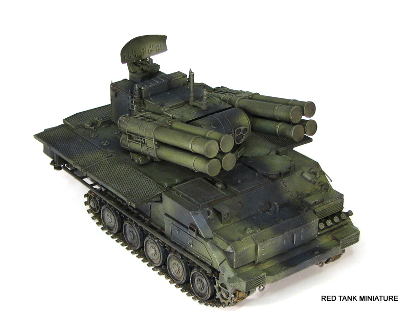 Gulumik Military Models: ADATS 1/35 RED TANK MINIATURE