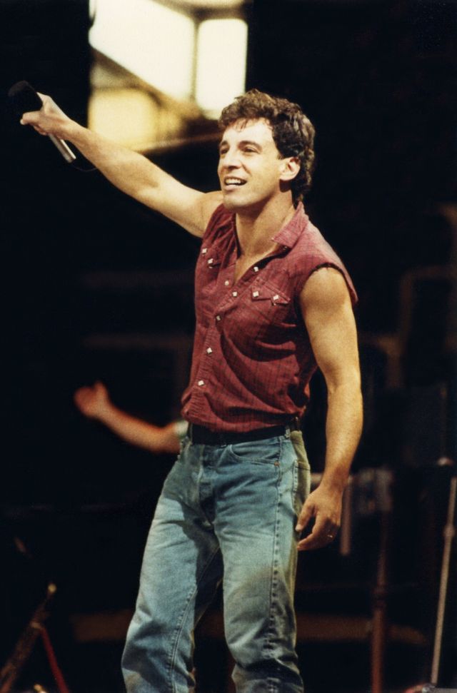 30 Rare Vintage Photographs of a Young and Handsome Bruce Springsteen ...