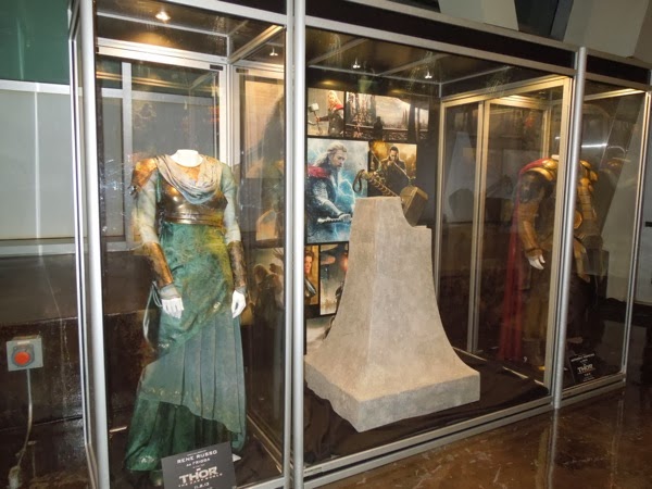 Hollywood Movie Costumes and Props: Original Thor: The Dark World movie ...
