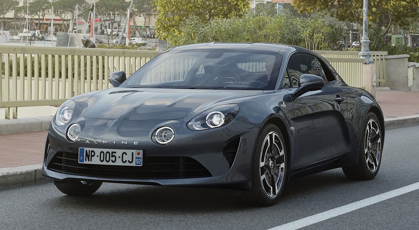 Alpine A110 terá versões Pure e Légende apresentadas no Salão de Genebra