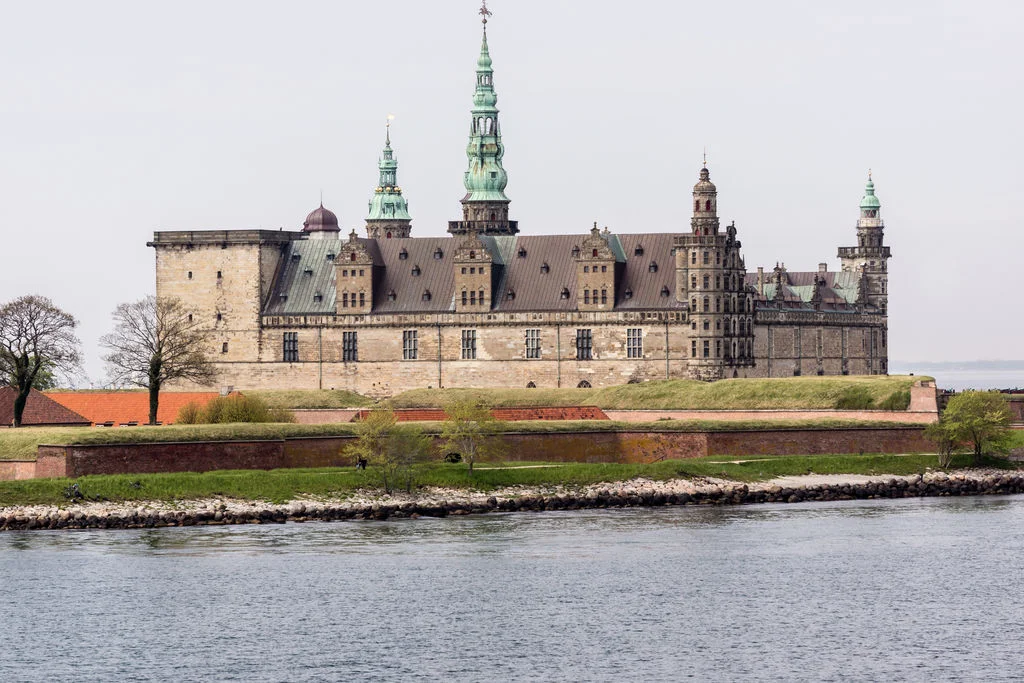 Kronborg Castle, Helsingør, Denmark (with Map & Photos)