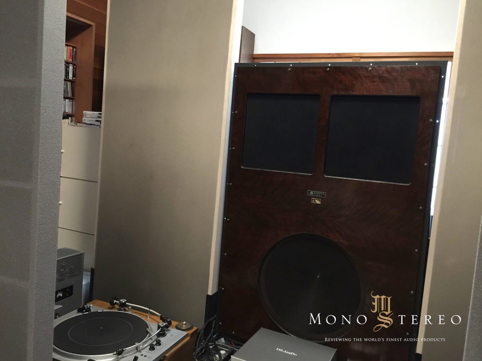 DS Master 1 in a very special analog company – Ultimate High-Fidelity