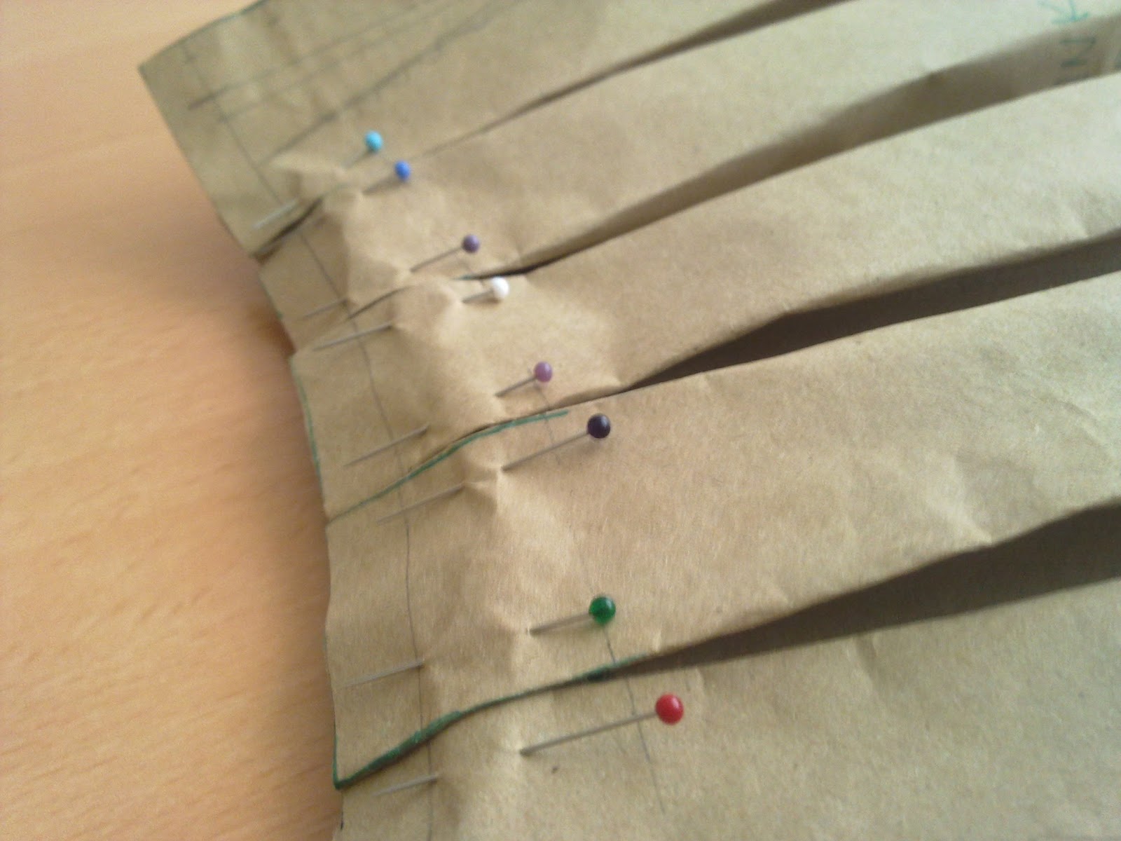 How to: Pleated skirt paper design - Whitelilits blog