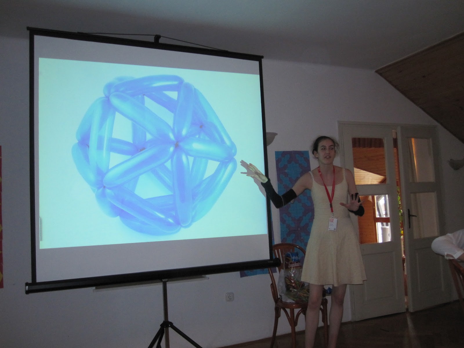 Mike Naylor - creative mathematics: Ballooning with Vi Hart