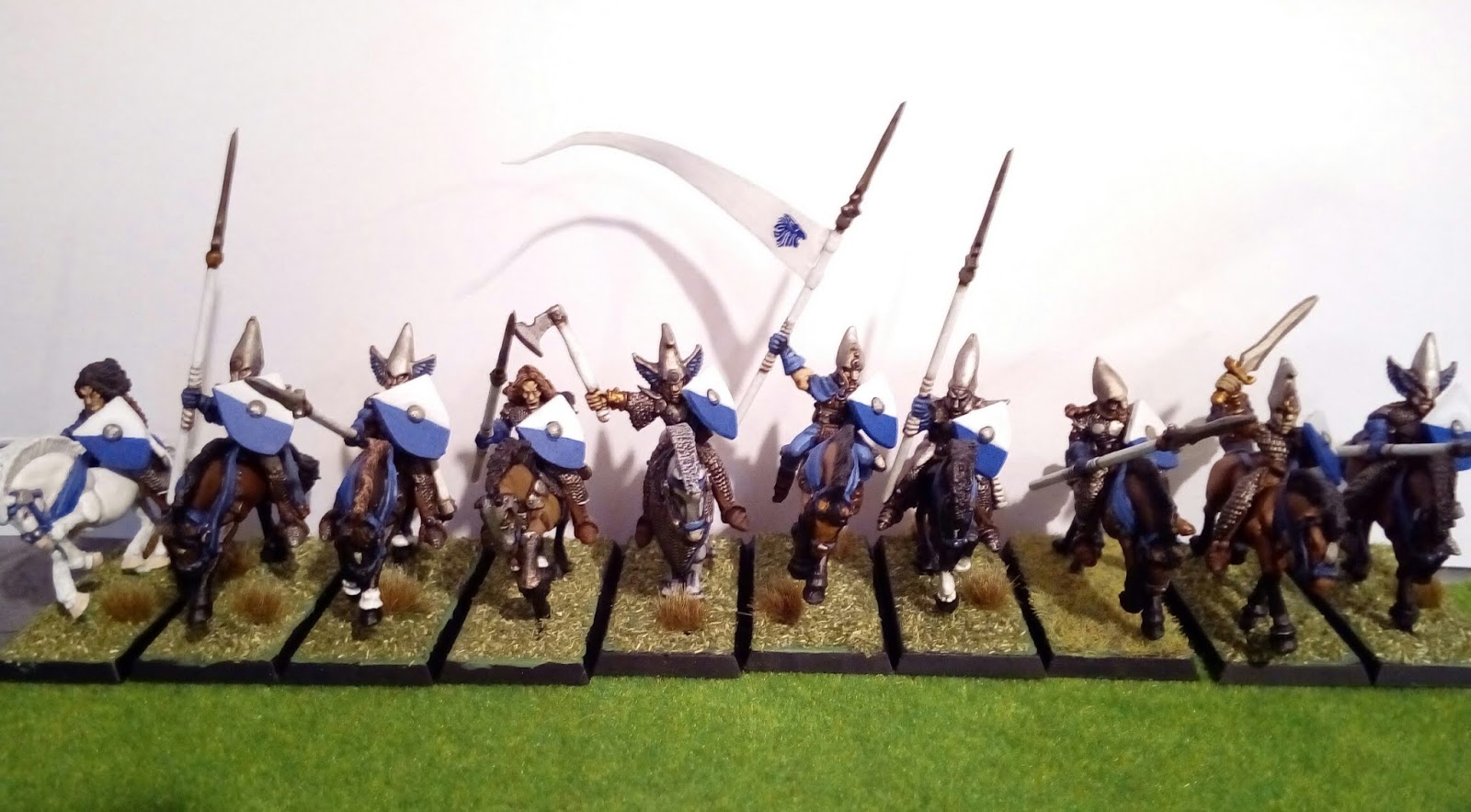 Vanhaa Vasarointia: Elven cavalry for July
