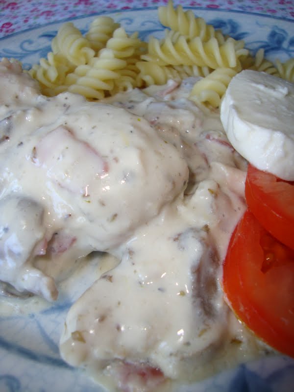 Frostrosor: Kycklingfiléer i ugn - i en sås med vitlök, citron och oregano