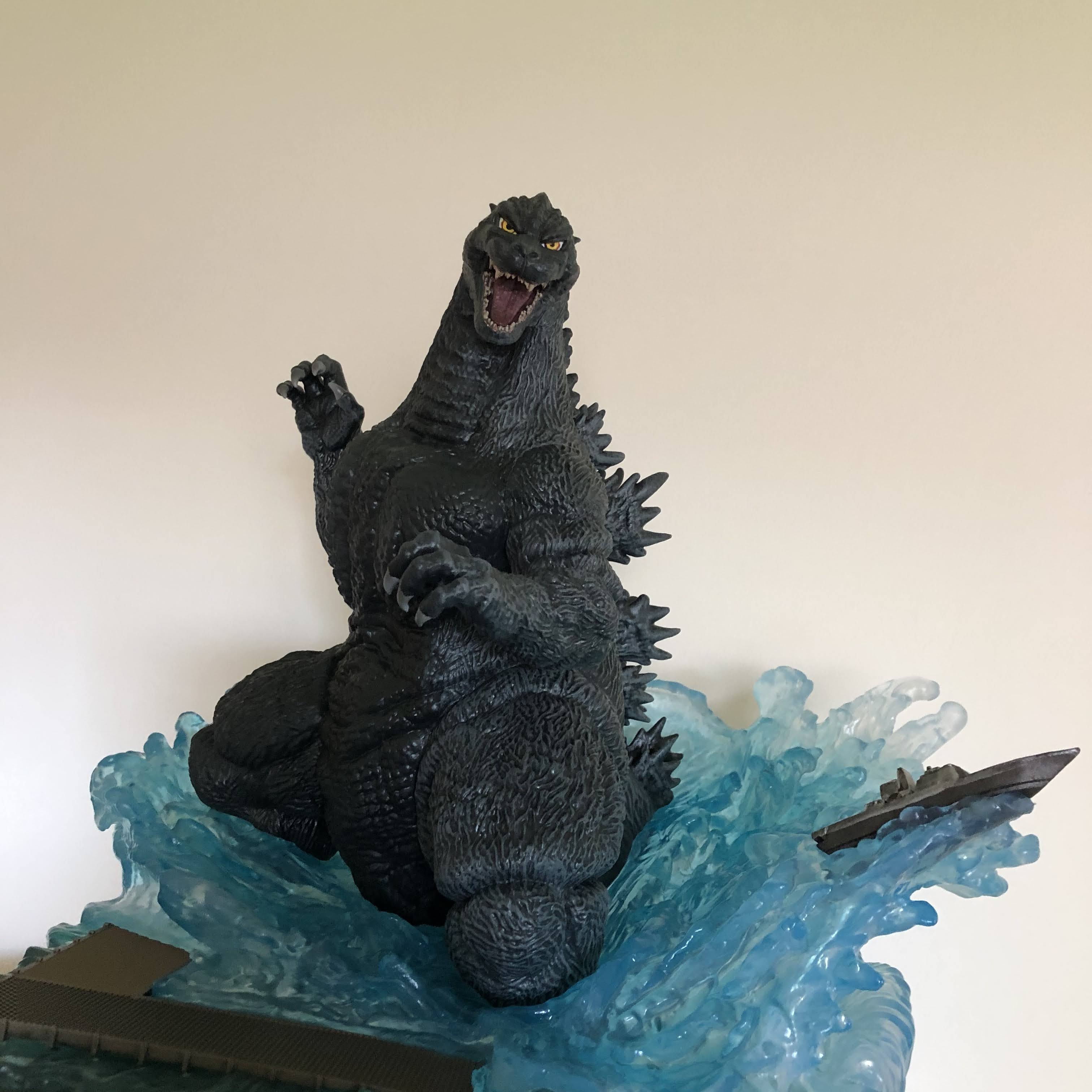 Godzilla 1991 Deluxe PVC Figure from DIAMOND SELECT TOYS Godzilla Gallery