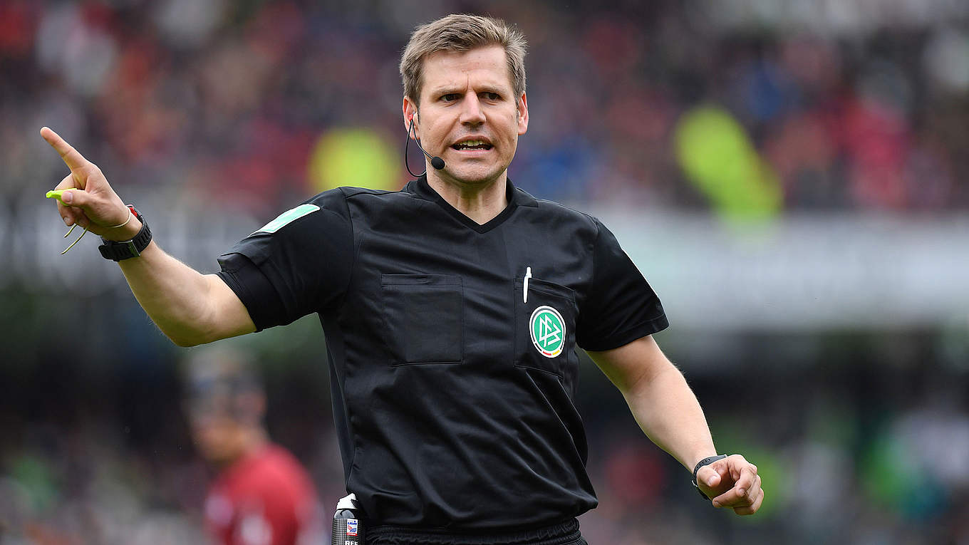Law 5 - The Referee: Bundesliga: Round 26 Review