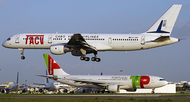 LASERPILOTJET: Nova pintura para os Boeings da TACV