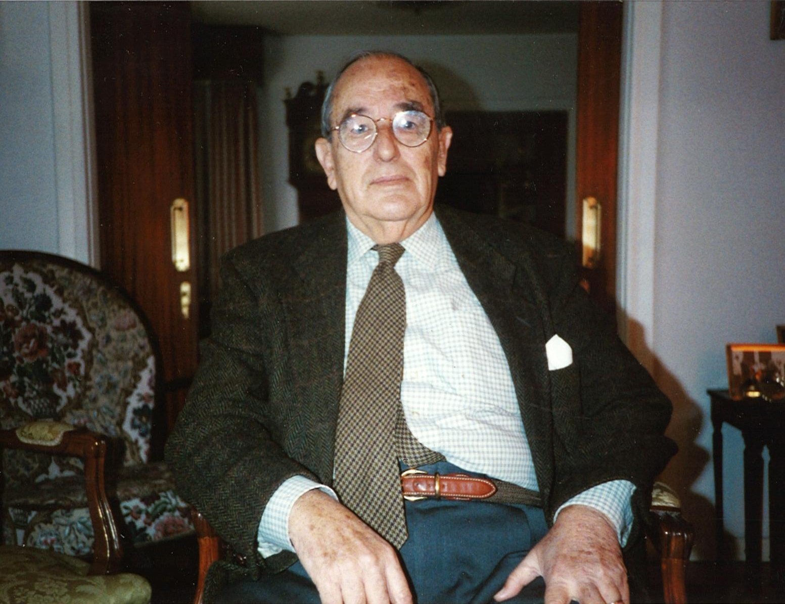 Entrevistas a isleños en Madrid: Luis Miró-Granada Gelabert. Ex sub ...