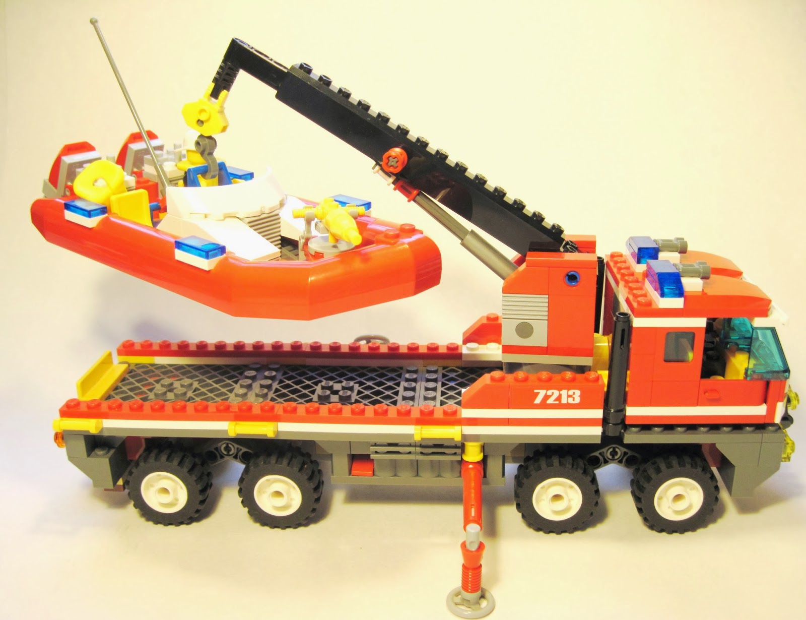 BrickCreator: 7213 Off Road Fire Truck Review