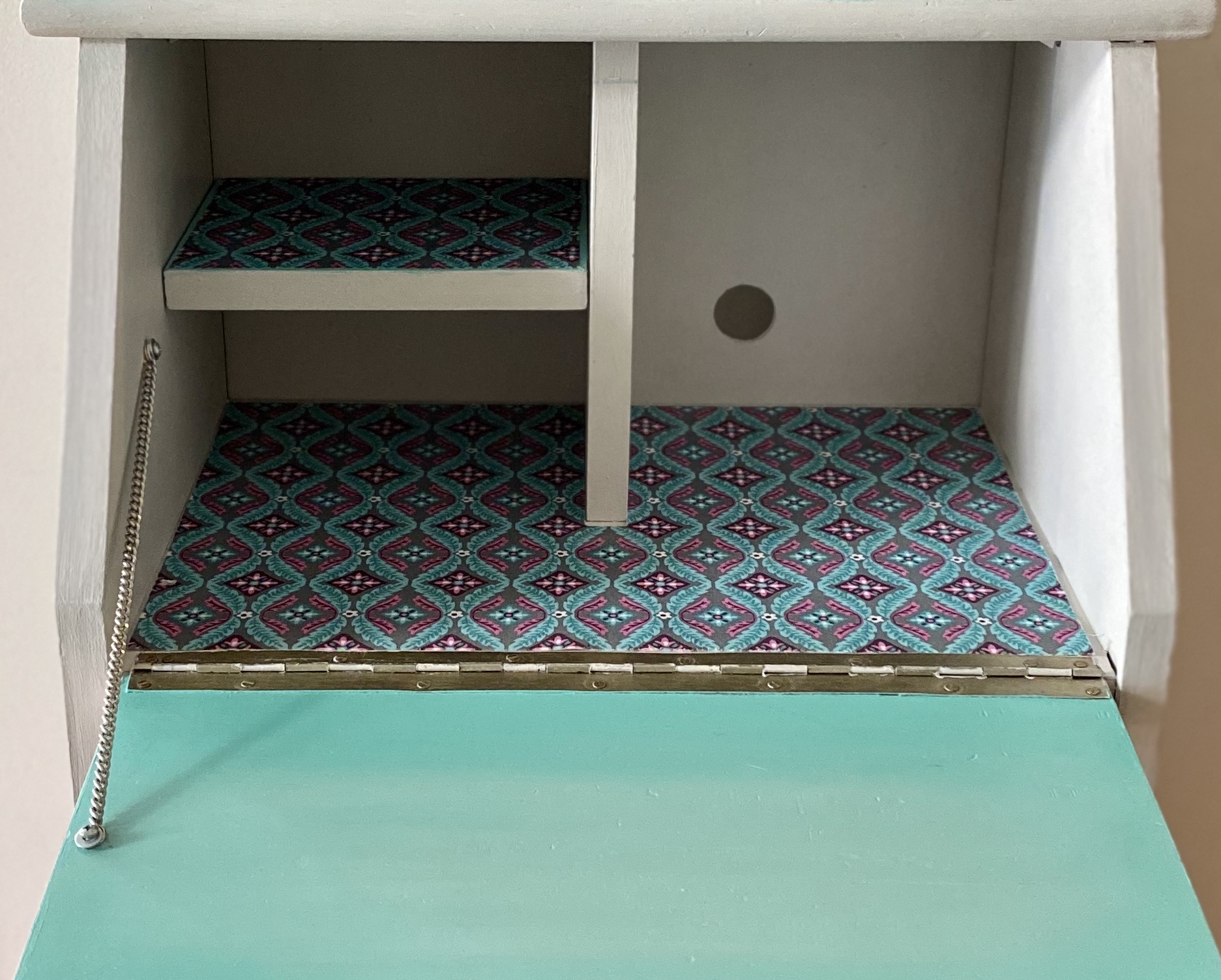 This Ol' Girl - An Antique Makeover of a Cabinet