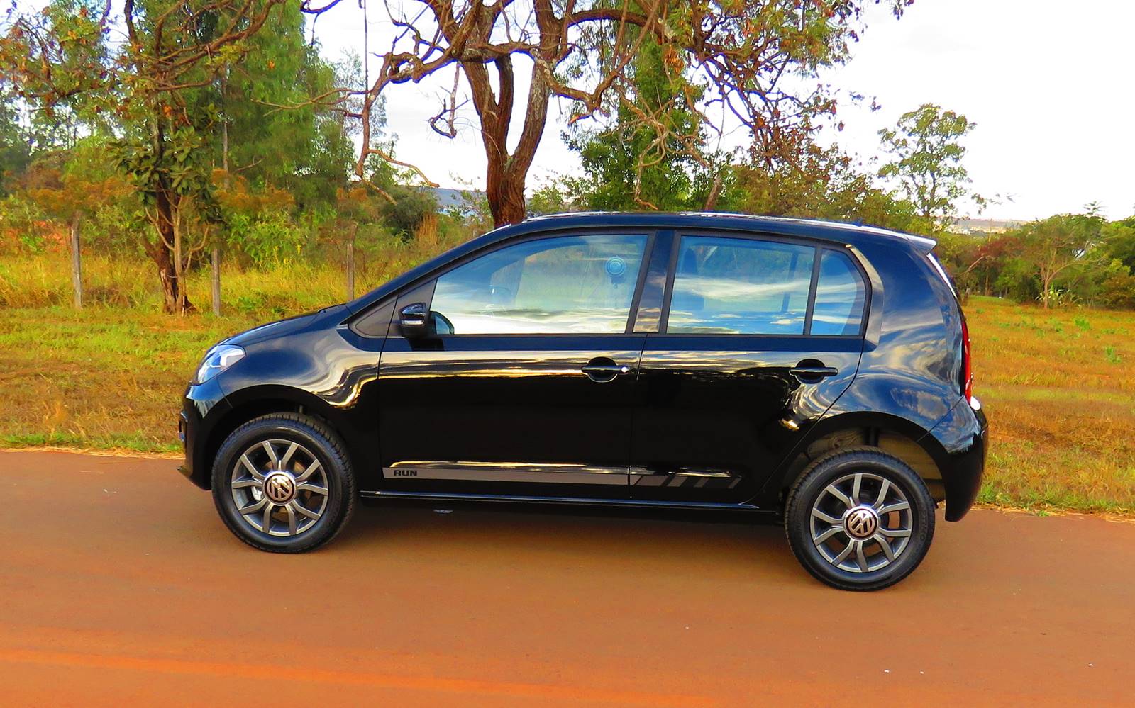 Up! I-Motion: carro automático mais barato do Brasil - teste