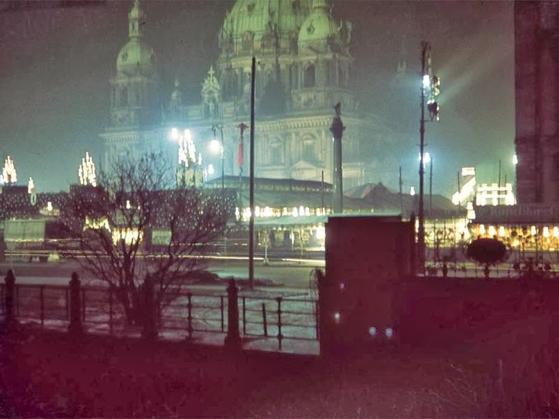 Rare Color Photographs That Capture Street Scenes of Berlin in the ...