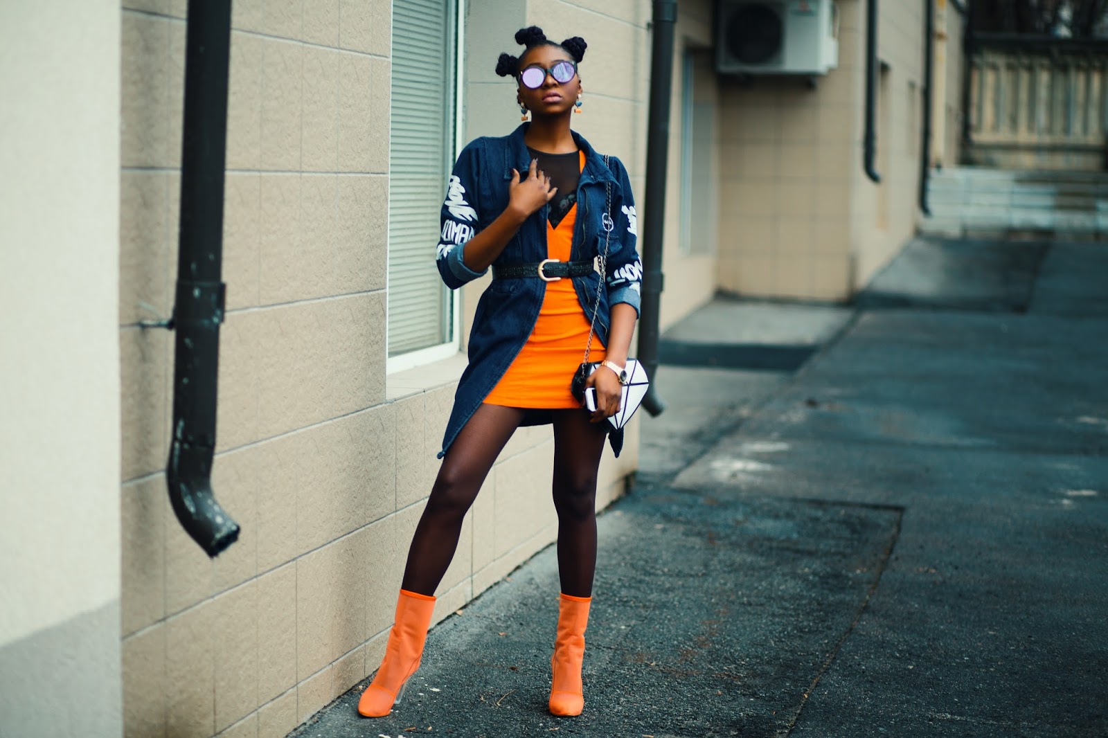 HOW TO LIGHT UP YOUR LOOK WITH ORANGE COLOR? - Melody Jacob