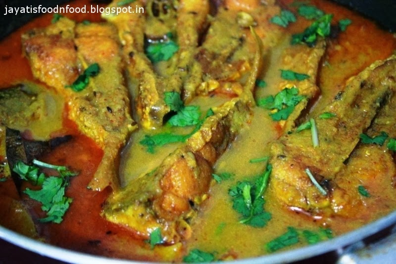 Jayati's Food Journey - Enjoy!!!: Chital Peti Rasha - Clown Knife Fish ...