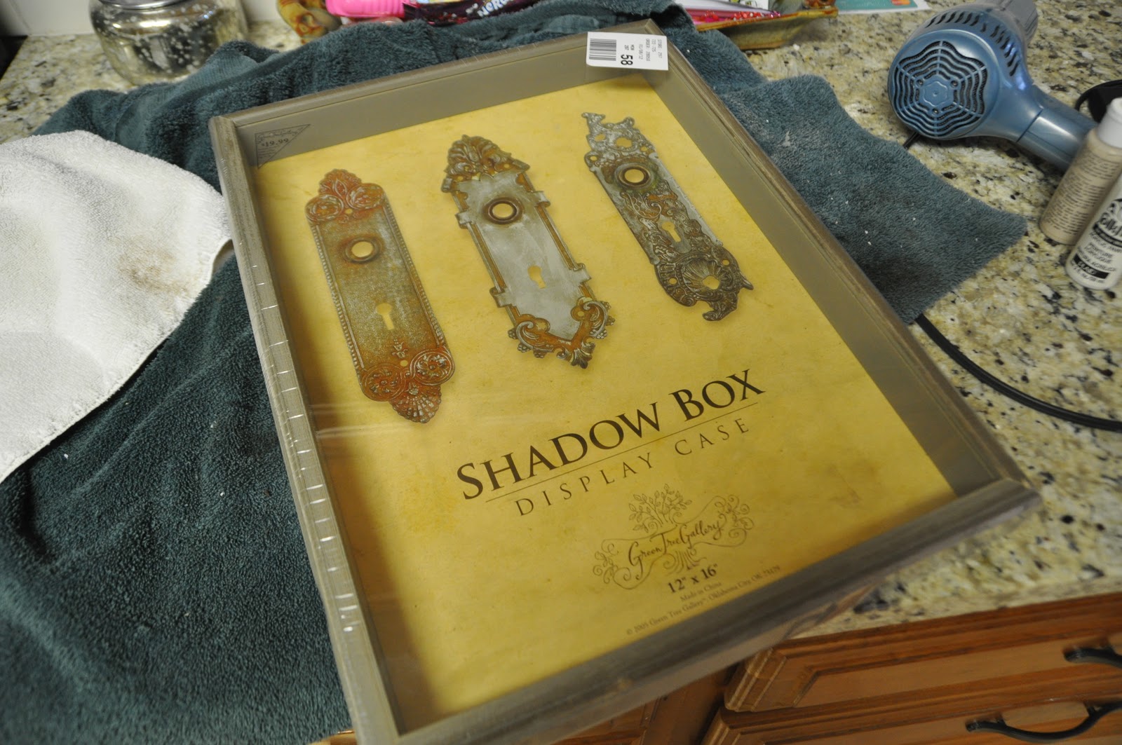 Kendall Boggs Fine Arts and Crafts: A Simple Little Shadow Box