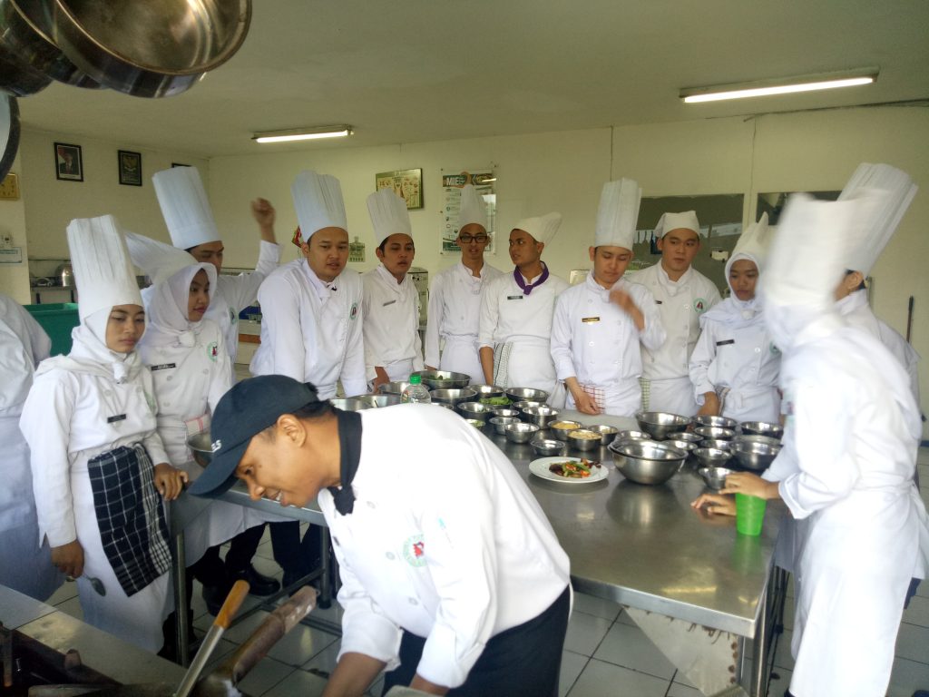 Sekolah Masak | akademi chef surabaya | monas pacific kuliner akademi ...