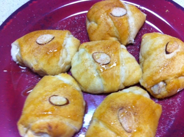 Delish!: Honey Moon Rolls